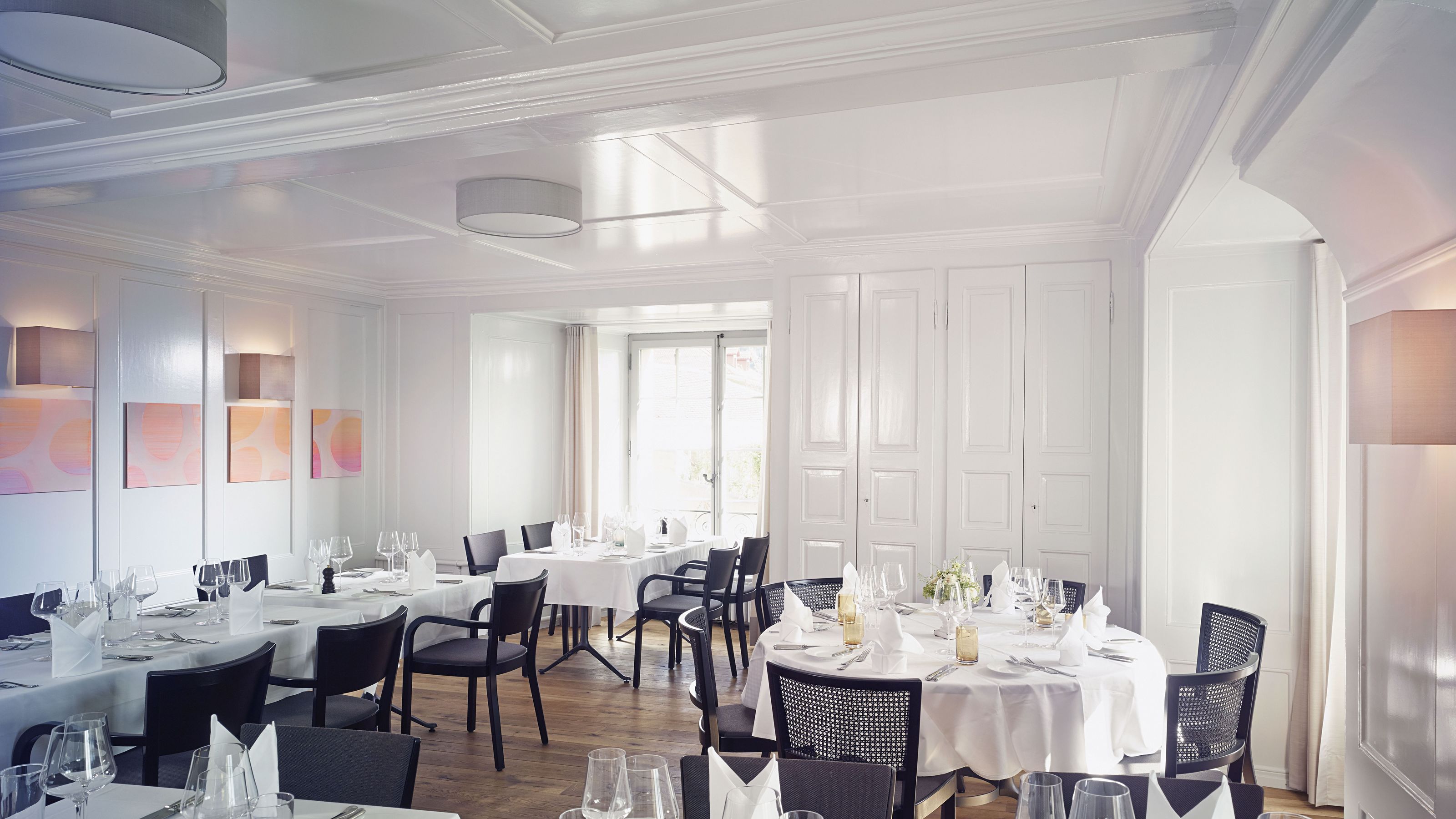 Restaurant & Castle Courtyard | Restaurant & Hotel Schloss
